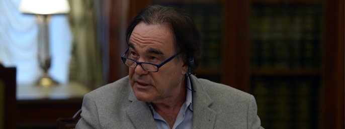 Oliver Stone instruerer serie om Guantanamo - Filmmagasinet Ekko