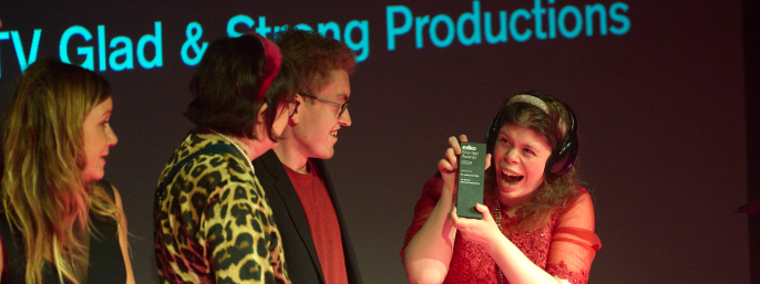 TV Glad har skabt et helt særligt rum - Filmmagasinet Ekko