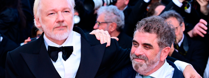 Julian Assange får heltemodtagelse i Cannes - Filmmagasinet Ekko